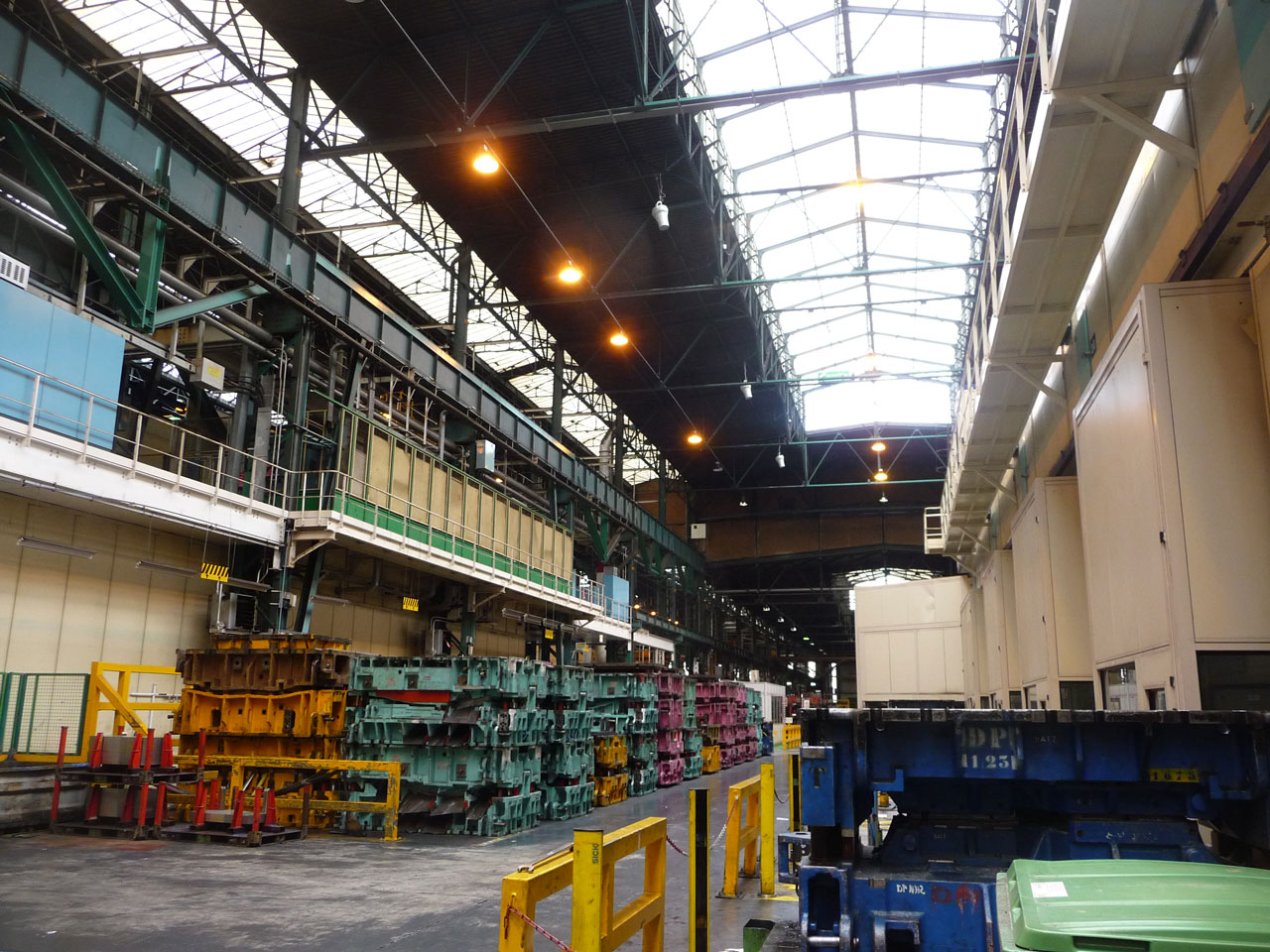 Destratification Fan System for Manufacturing Environments | Airius
