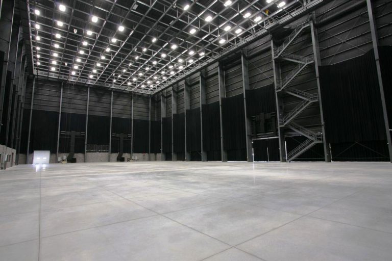 Destratification Fan Systems for Warehouse Environments | Airius