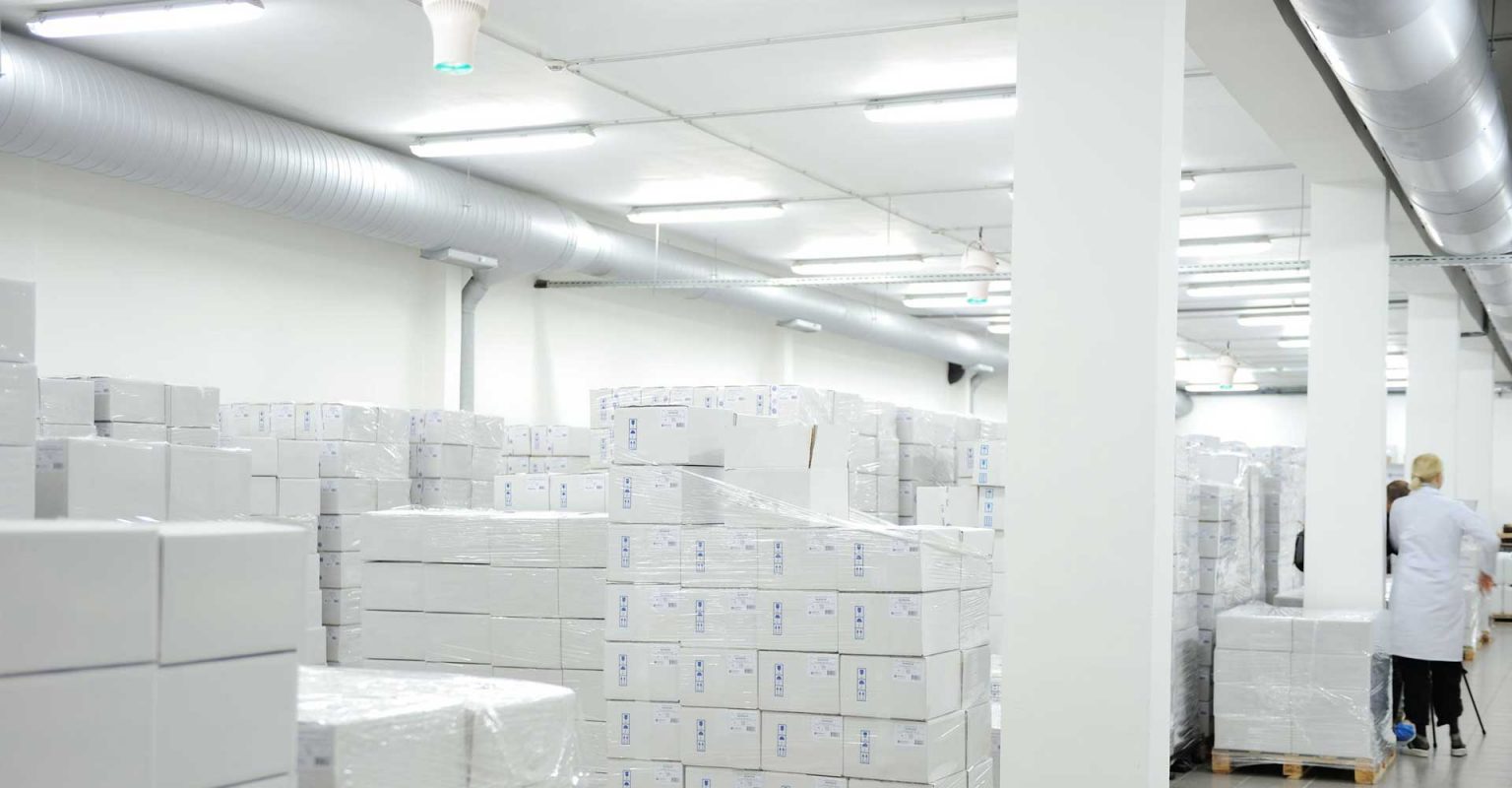 Warehouse Ceiling Fans | Airius Destratification Fan Systems